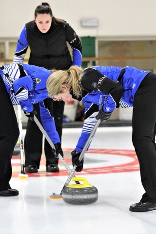 Curling : Must-have tips and resources for beginners to high ...